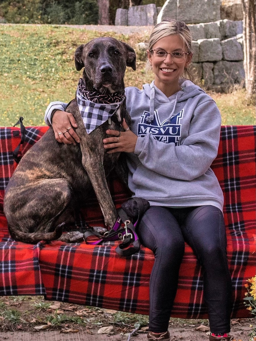 Meet valedictorian Stephanie Fernandes – Mount Saint Vincent University