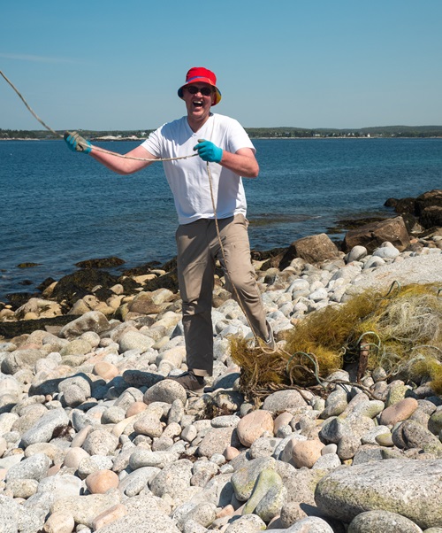 From the classroom to the coastline: MSVU students, president pitch in ...